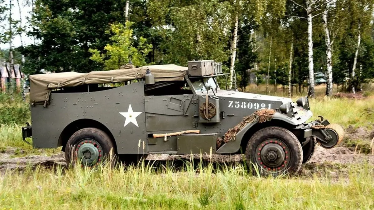 Լուսանկարում. Սպիտակ M3A1 Scout Car