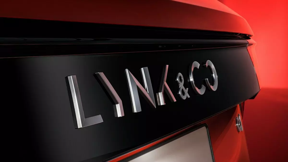 Lynk＆Co 01紅色拍攝