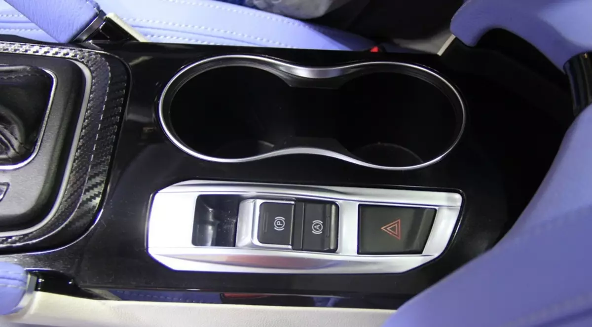 Zotye prezentis klonon Audi Q3 kun amaskomunikiloj A Tesla 39797_9
