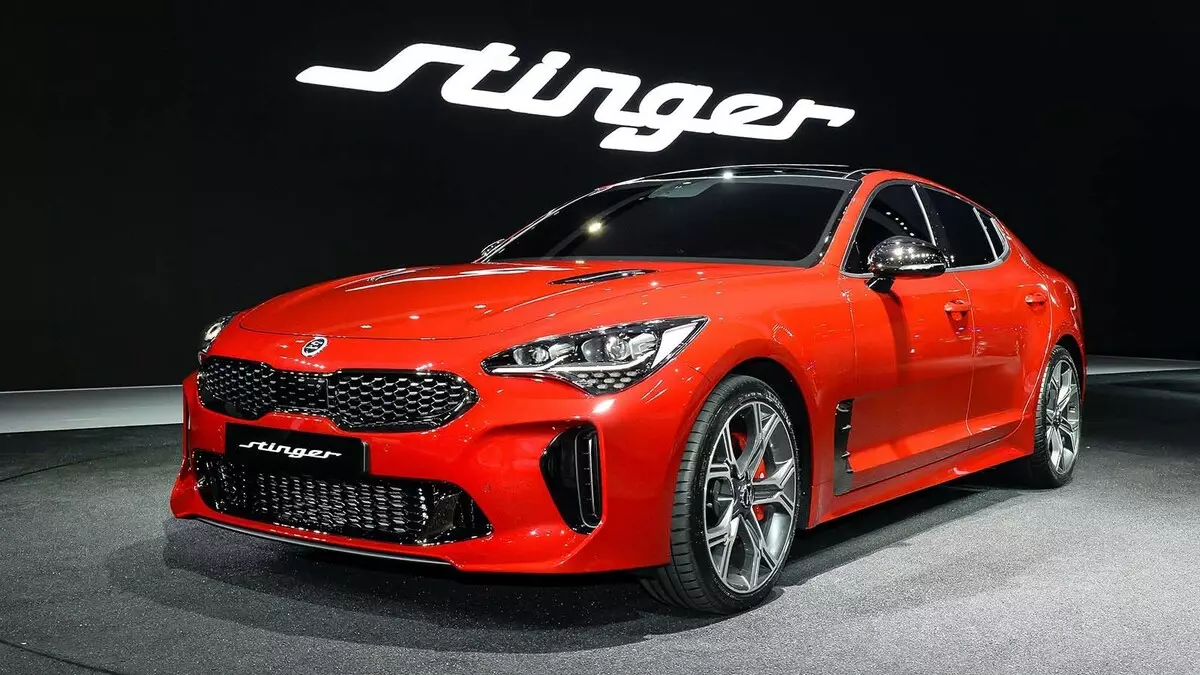 Kia verduidelik Stinger Eienskappe by die Seoul-première 39918_2