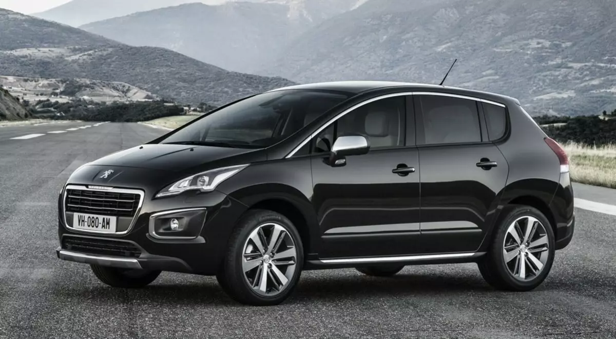 Nuotraukoje: pirmosios kartos Peugeot 3008