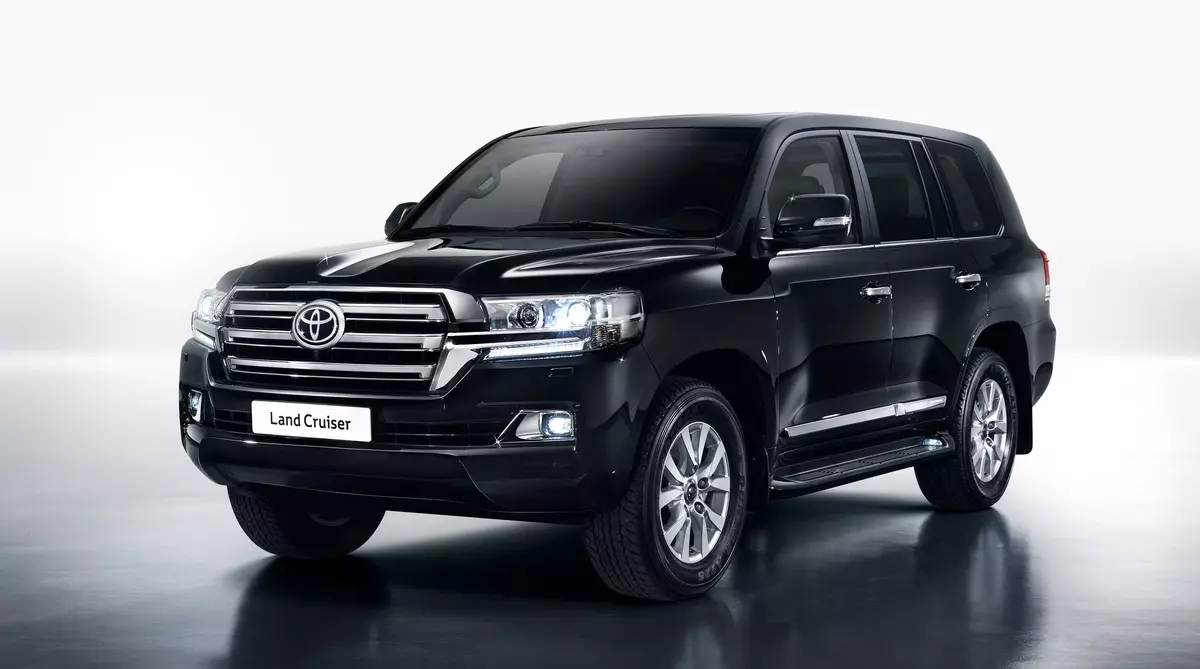 Toyota Land Cruiser 200 baru tidak lebih mahal daripada pendahulu. 40026_1