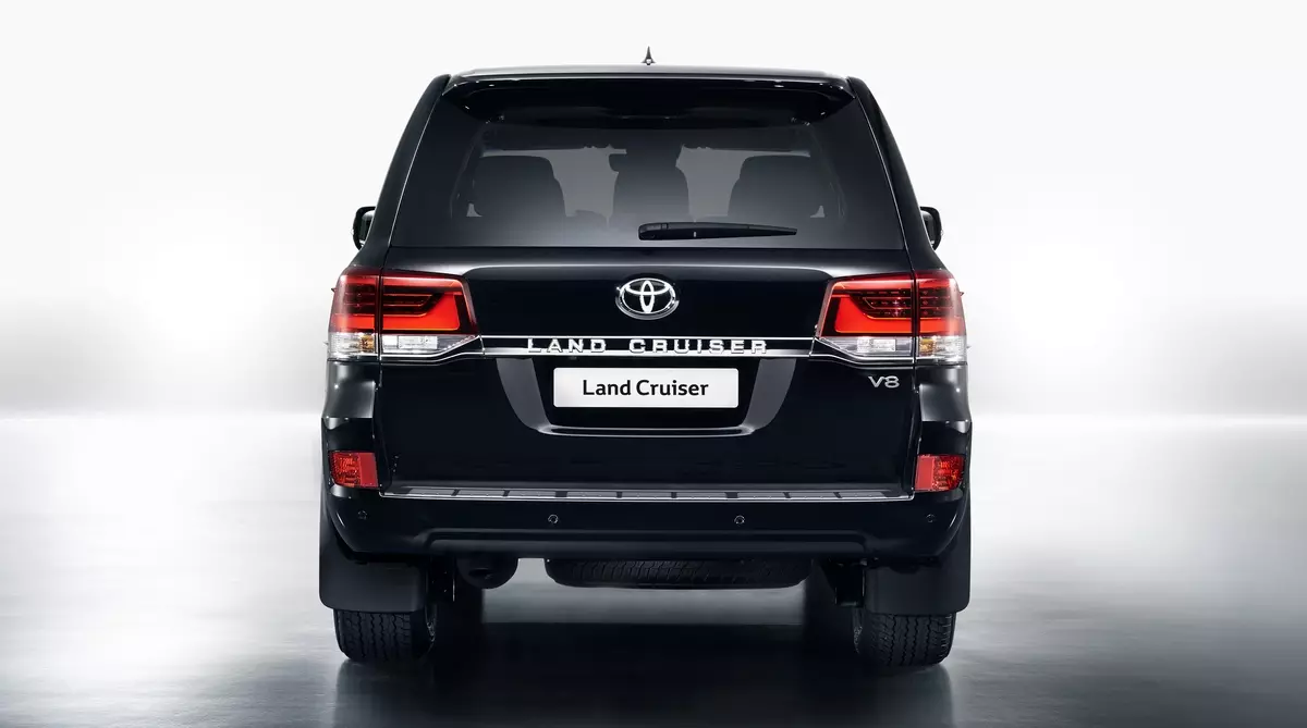 Toyota Land Cruiser 200 baru tidak lebih mahal daripada pendahulu. 40026_4