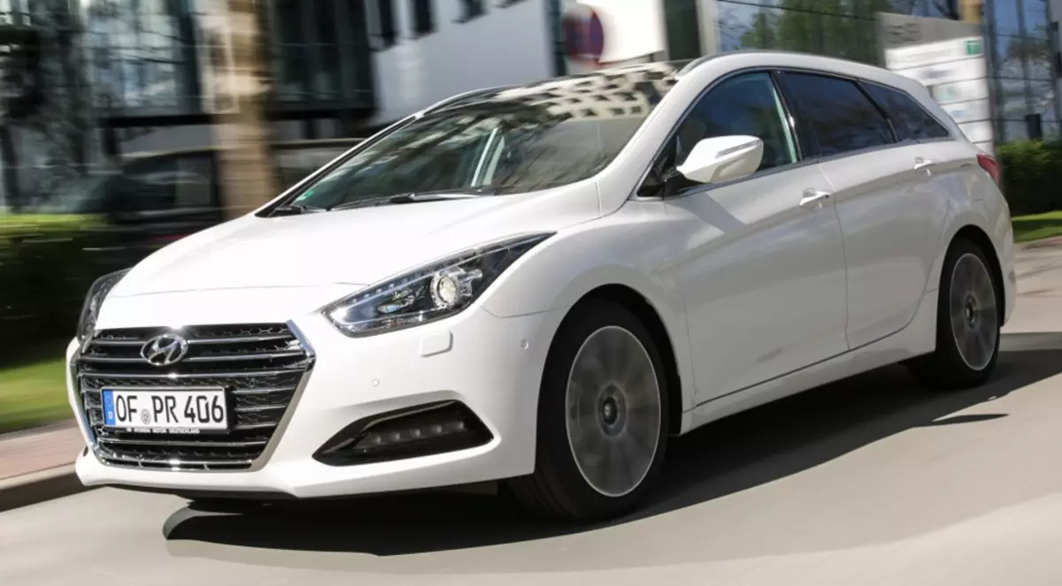 Aktualiséiert Hyundai I40 huet ugefaang am Kalingrar ze produzéieren 400_3