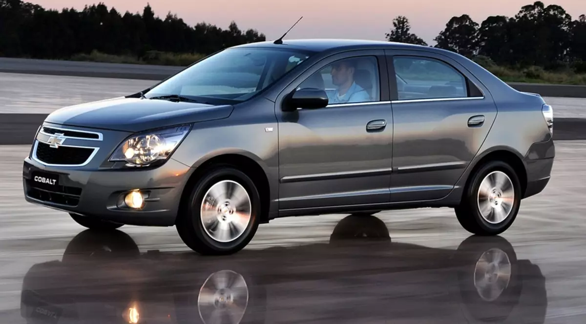 Đổi mới Chevrolet Cobalt có thể đến Nga dưới cái tên Ravon R4 40105_3