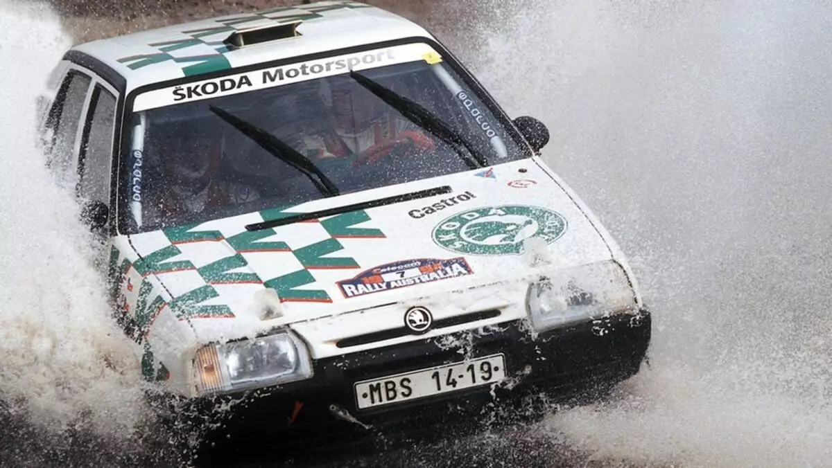 Skoda_Favorit_rally_Altralia_1