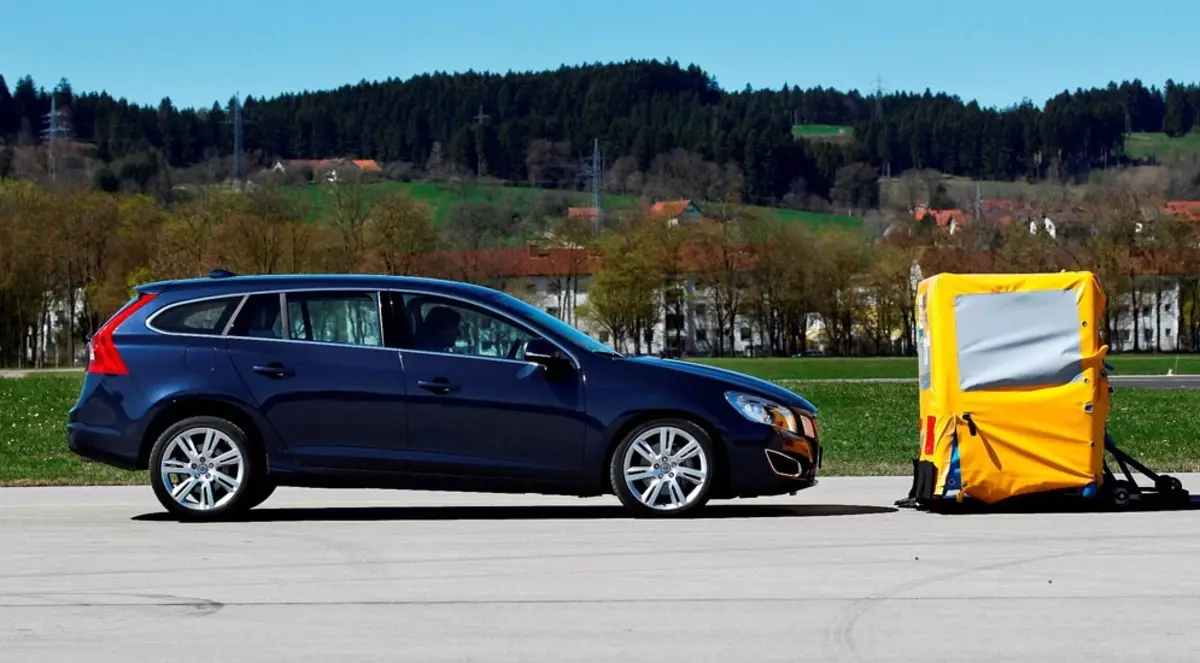 104183_volvo_v60_beim_adac_vergleichstest.jpg