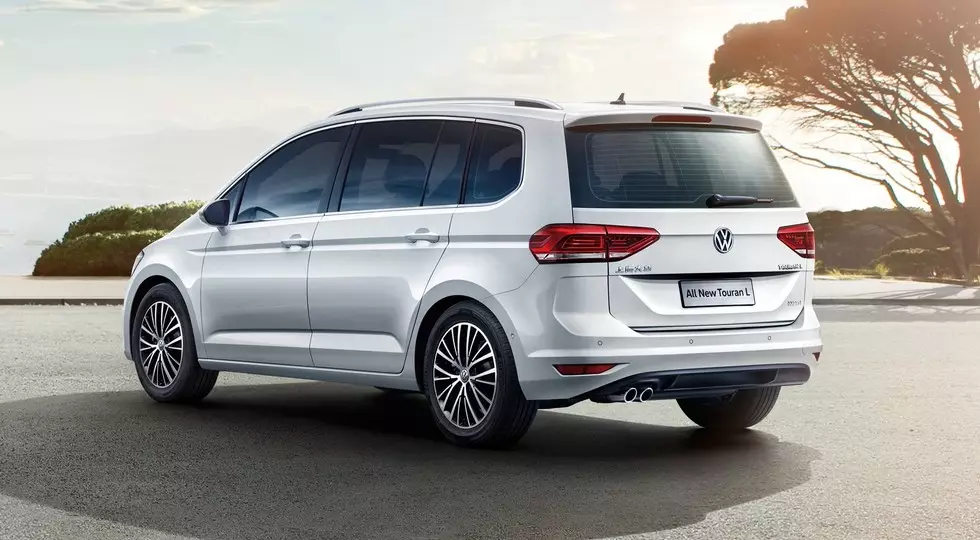 Entre Touran e Sharan: Volkswagen terá un novo minivan 40323_4