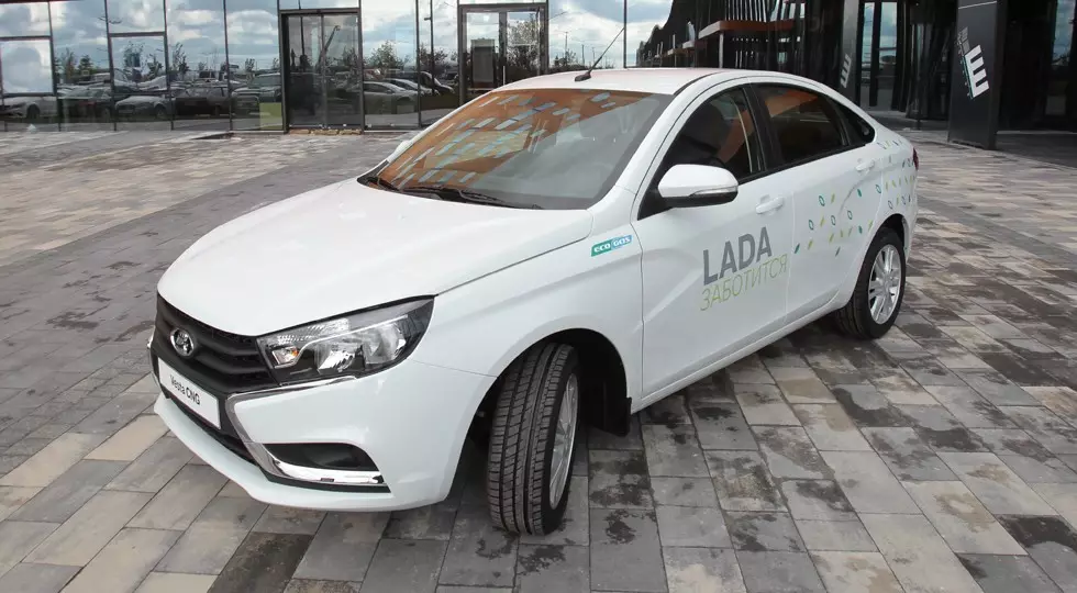 Nuotraukoje: LADA VESTA CNG