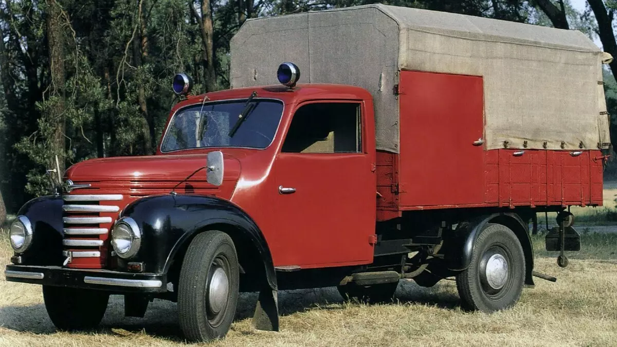 Chelny socialismus: Barkas B1000 Minibus Development Historie 40365_2