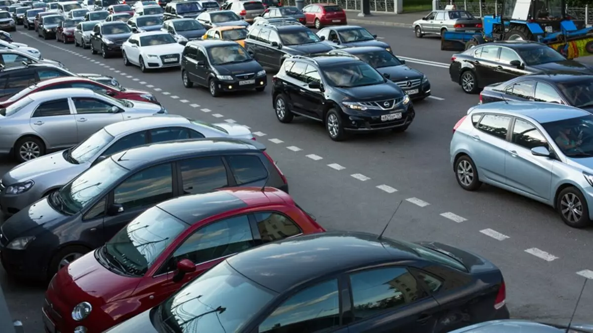 Veiskameraer vil begynne å bruke for å identifisere et annet brudd på trafikkregler 40370_2