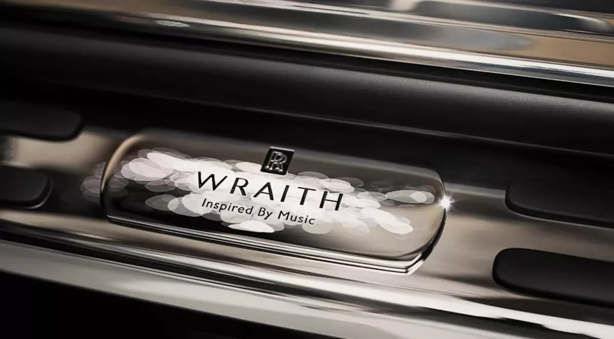 Rolls-Royce Wraith Inspins de muzică: sunet lampa caldă pe patru roți 40416_5