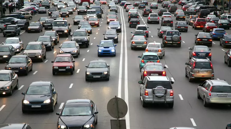 Veel auto's op de weg