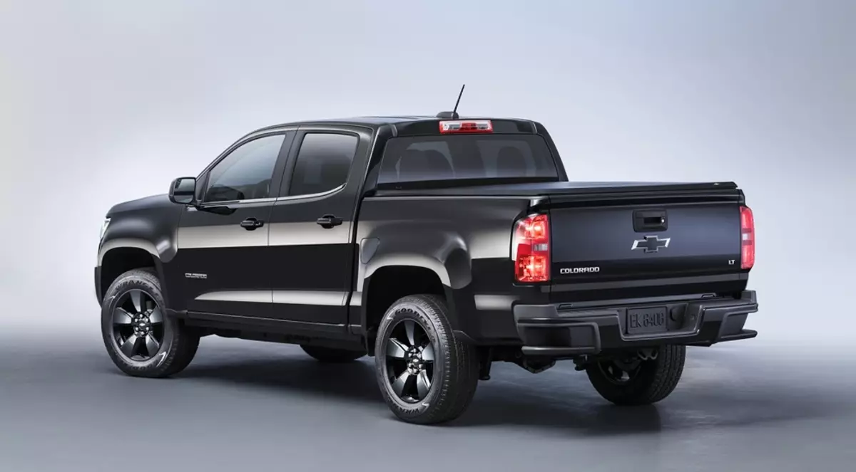 Chevrolet ngenalake rong sesi saka Colorado milih: Midnight Edition lan Z71 Treil Boss 40496_10