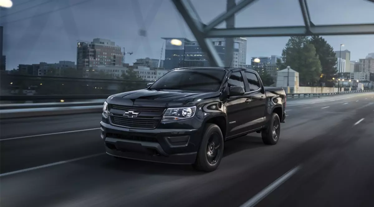 Chevrolet ngenalake rong sesi saka Colorado milih: Midnight Edition lan Z71 Treil Boss 40496_8