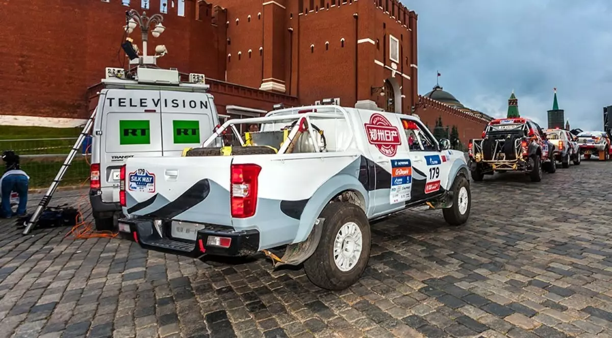Pickups Dongfeng kan forekomme i Rusland efter at have deltaget i rallyet 