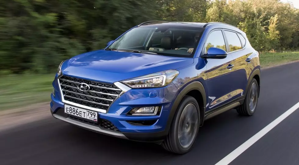 Die geheimsinnige kruis Hyundai is tydens toetse weer gevang: is die sewe-sitplek tucson? 40597_4