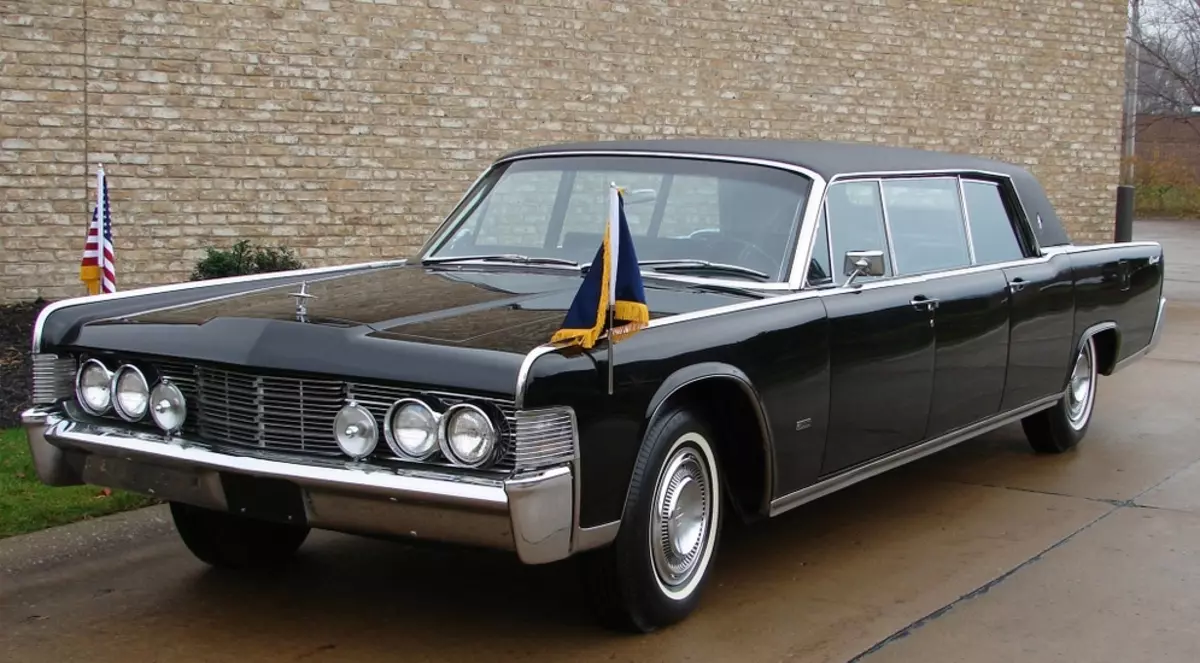 12Autowp.ru_lincoln_continental_limousine_by_lehmann-peterson_3.jpeg.