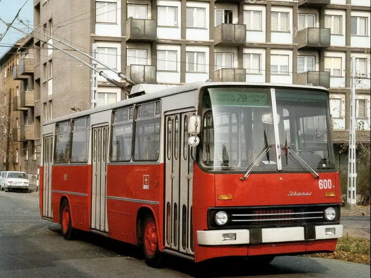 ikarus_260_t_1.jpg.