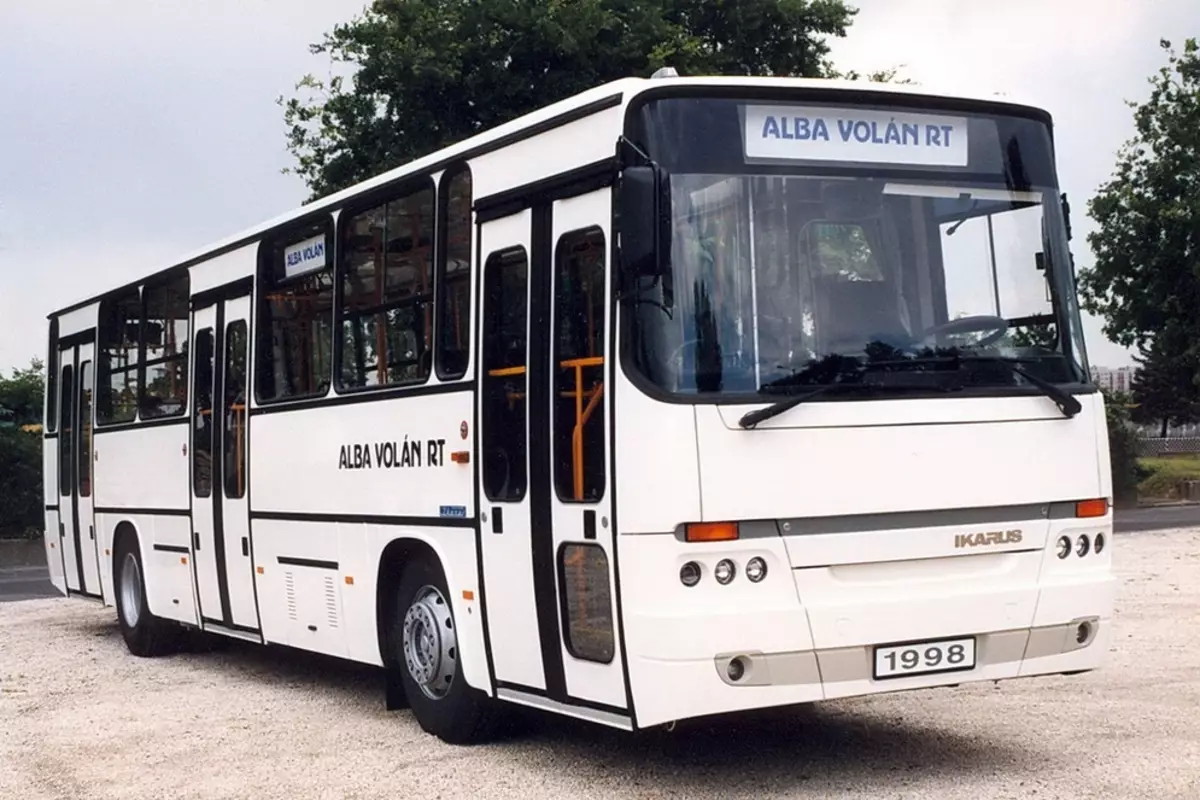 Ikarus_c63_1.jpg.