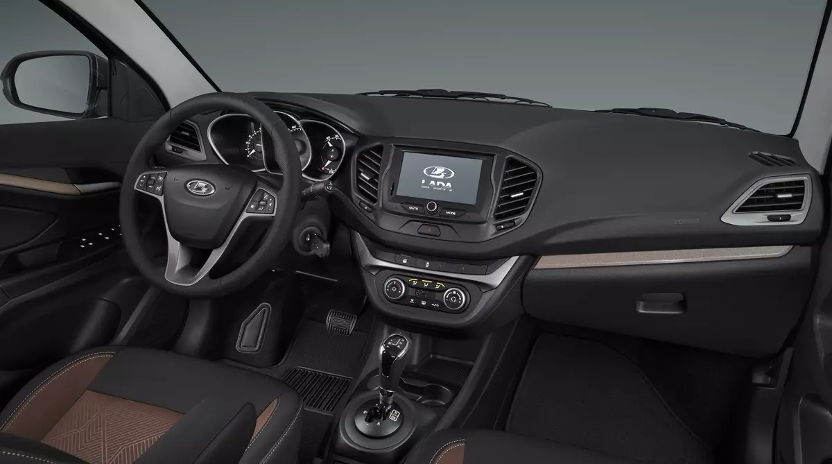 LADA_VESTA_pluton_interior_006.jpg.