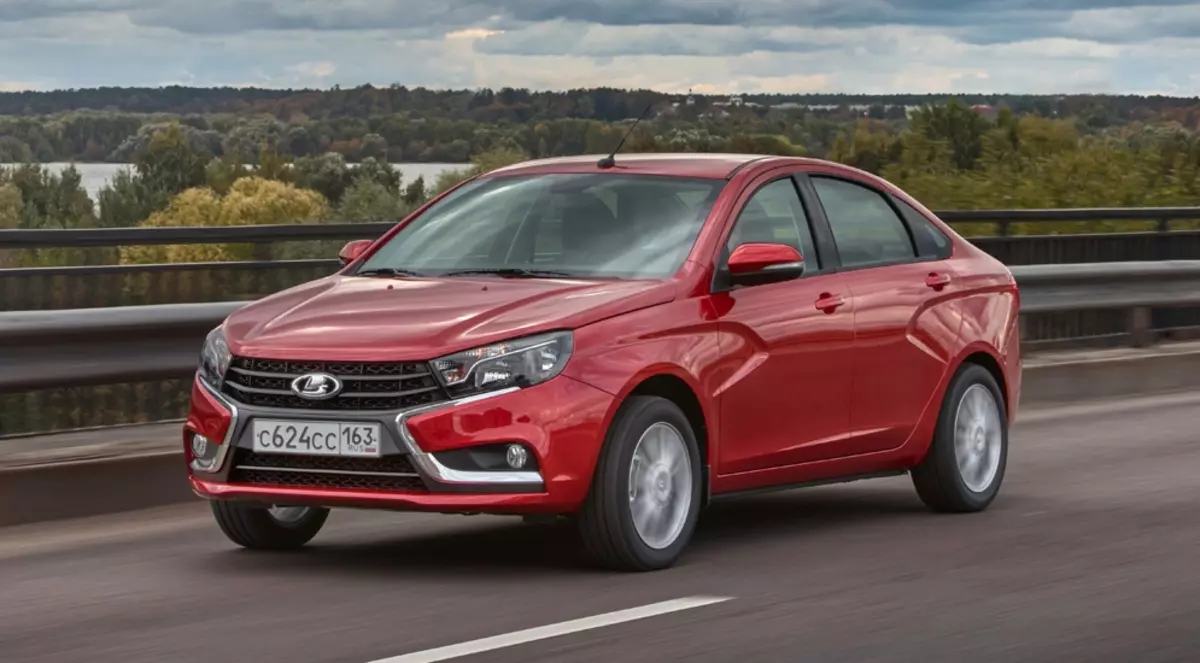 Lada Vesta-produksje is foarôfgeand oan skema 40671_1