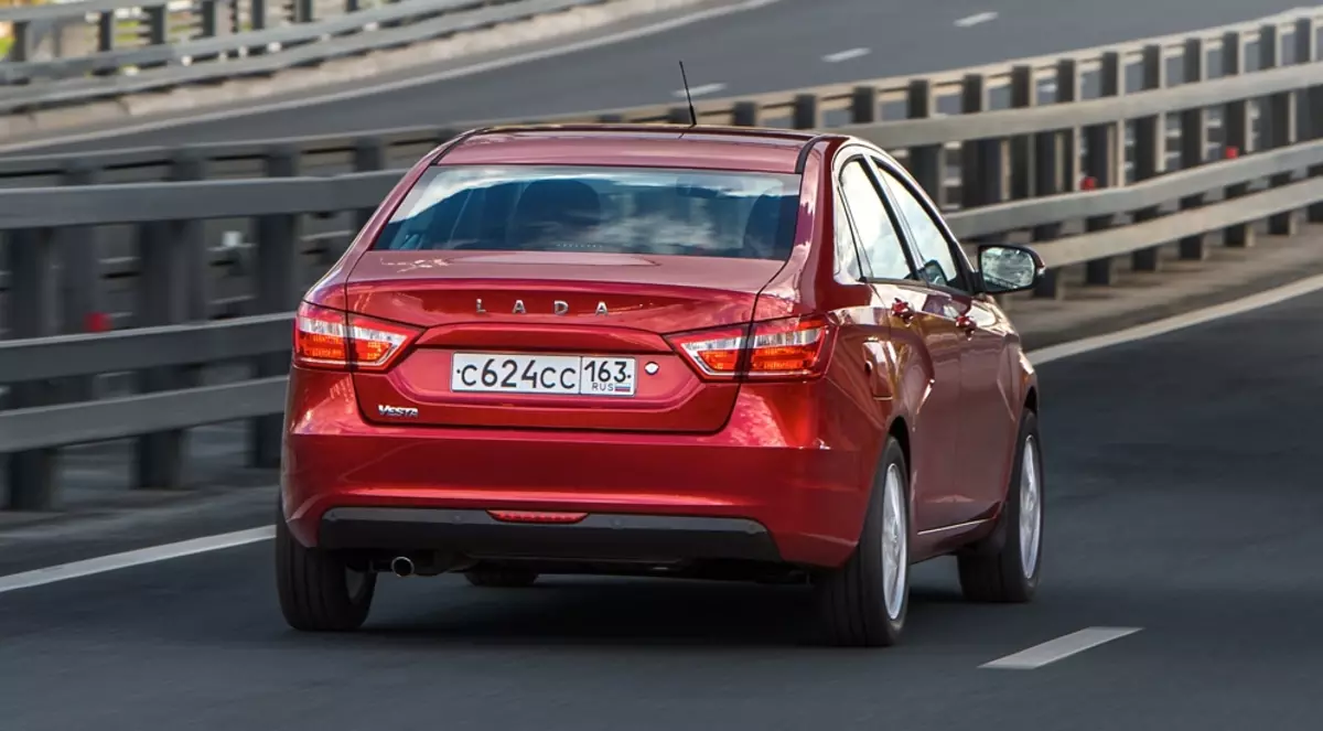 Lada Vesta پیداوار شیڈول سے پہلے ہے 40671_3