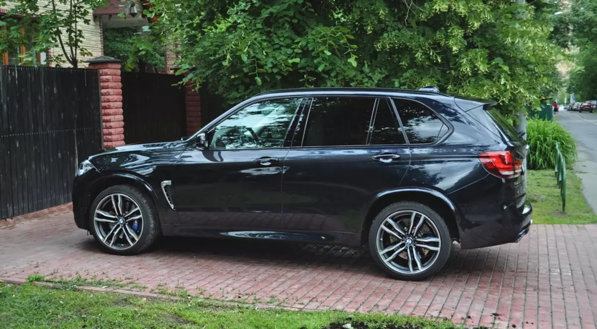 Test Drive BMW X5M: Альтернативдүү чындыкта билдирүү 40744_41