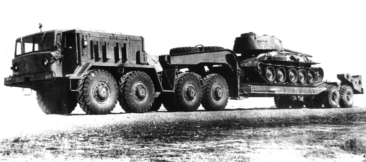 Маз-537г Танк ярым трейлеры MAZ-5247G белән. 1967 (ницлылар архивыннан)