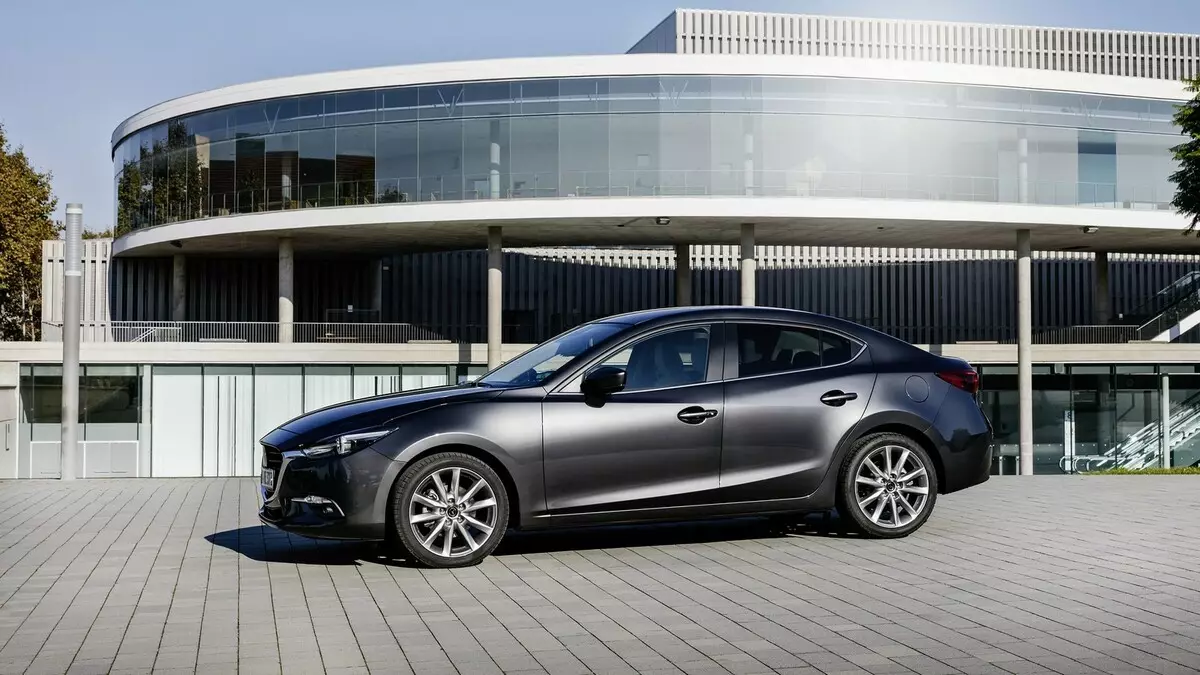 புதிய Mazda3 இலையுதிர் காலத்தில் அறிமுகப்படுத்தலாம் 41080_13