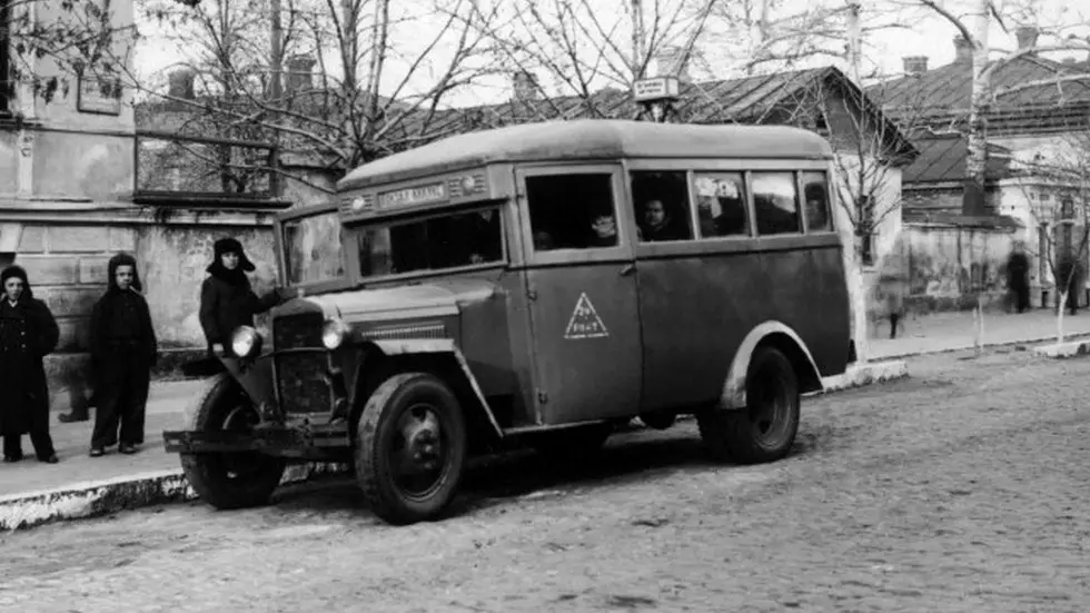 Vi overfører for passasjen: Historien om minibussutviklingen av Gazelle Gaz-3221 41082_1