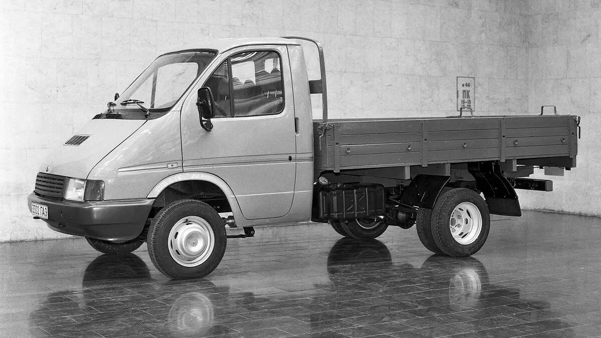 Pre-Production GAZ-3302. Podobieństwo z tranzytem jest zdecydowanie dostępne.