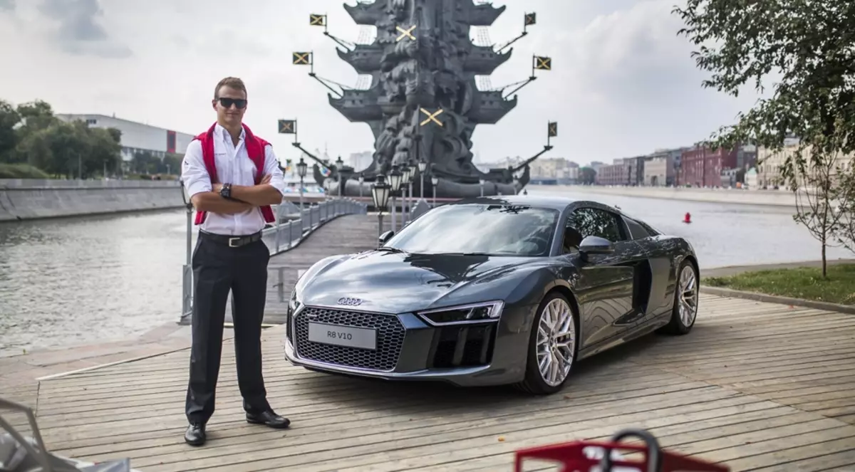 Në Rusi, zyrtarisht paraqiti gjeneratën e dytë të Audi R8 41087_6