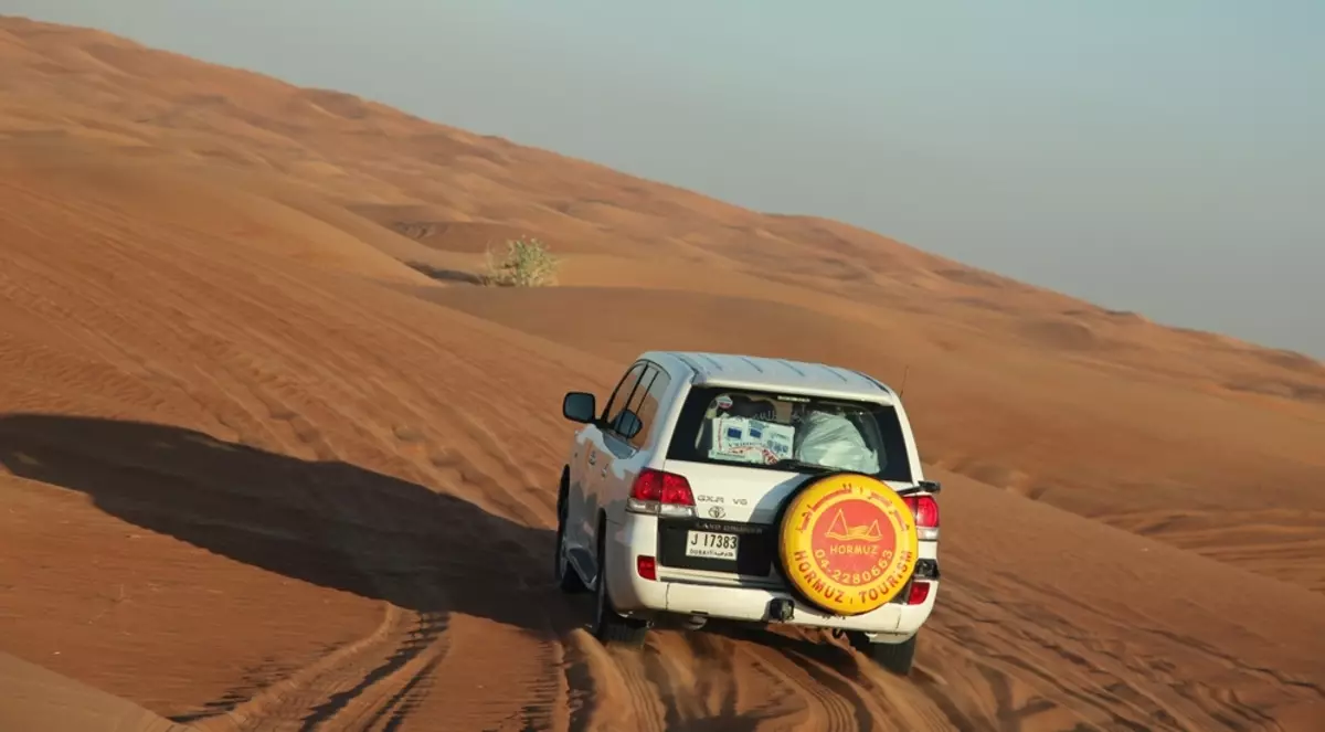 Mrakodrapy, autodrom a Jeep Safari: Cestování do Dubaj 41106_18