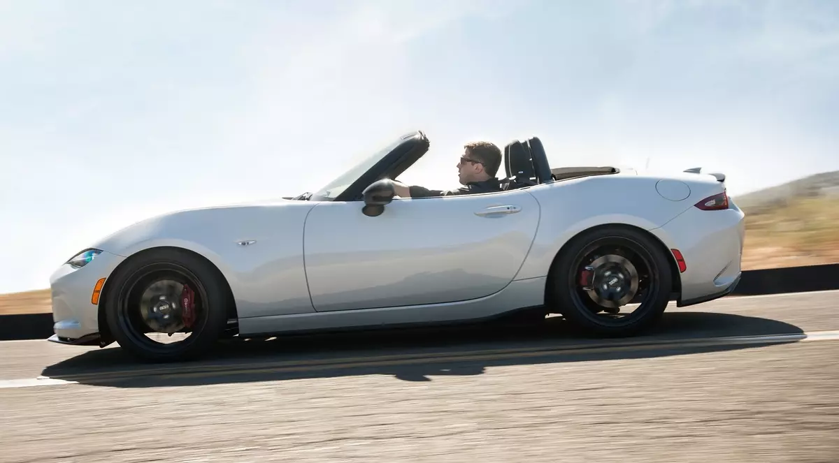 Mazda introduced a new MX-5 RS 41186_7