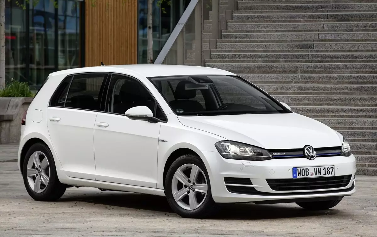 I-Volkswagen Golf.