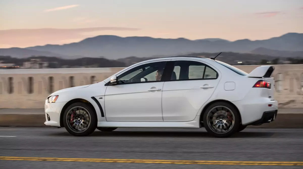 2015_Lancer_Evolution_FE_25.jpg