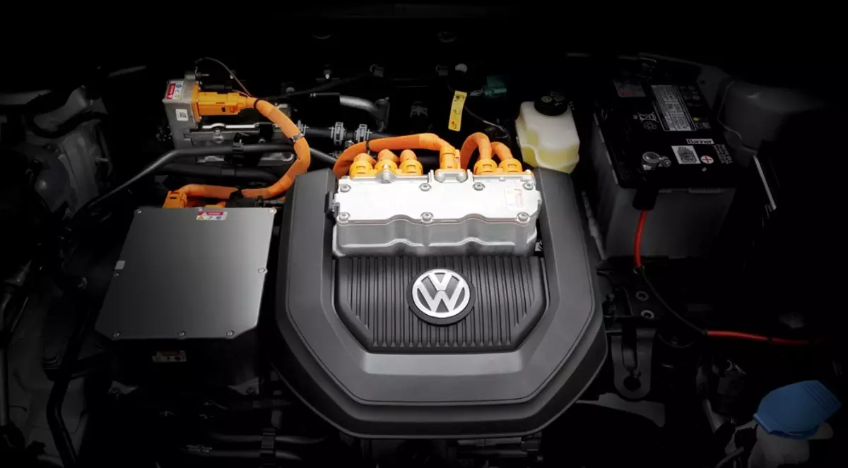 Volkswagen akan mengajarkan mobil listrik dalam parkir mandiri dan pengisian ulang. Video 41443_3