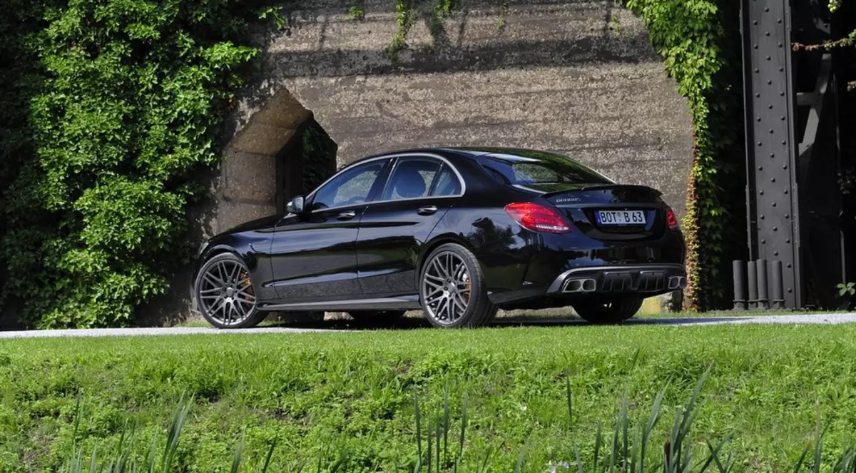 Mercedes-Amg C 63 S ya sami dawakai 600 daga Brabus 41451_9