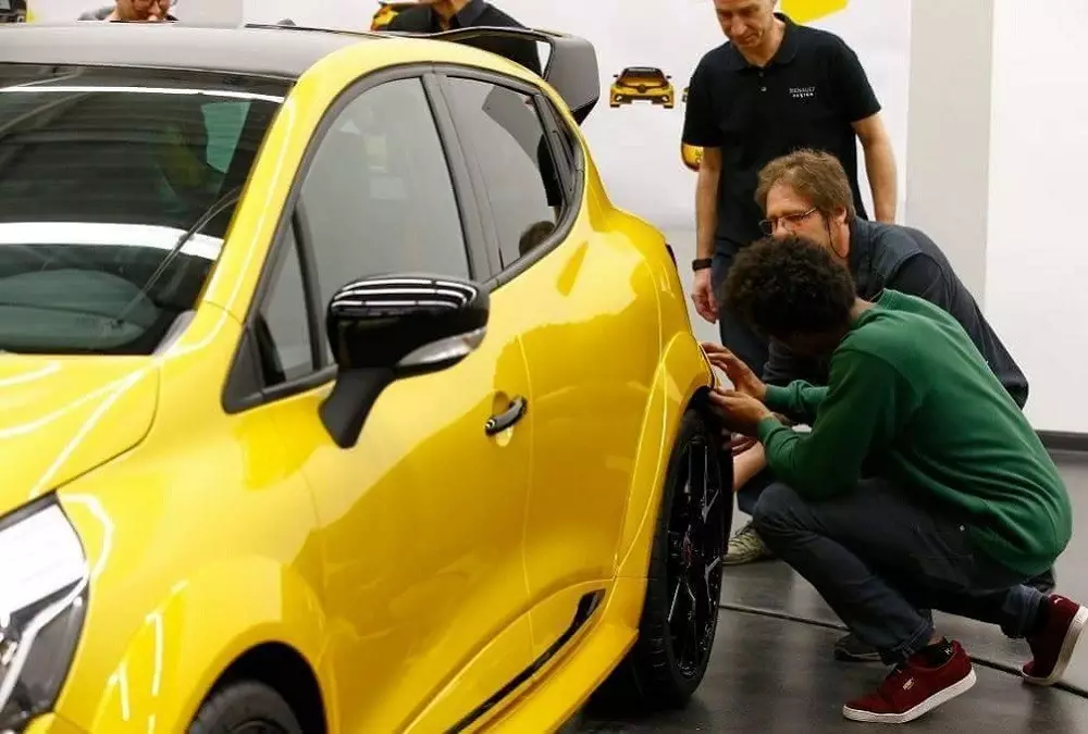 Ang unang mga larawan ng hardcore Renault Clio Rs. 41469_4