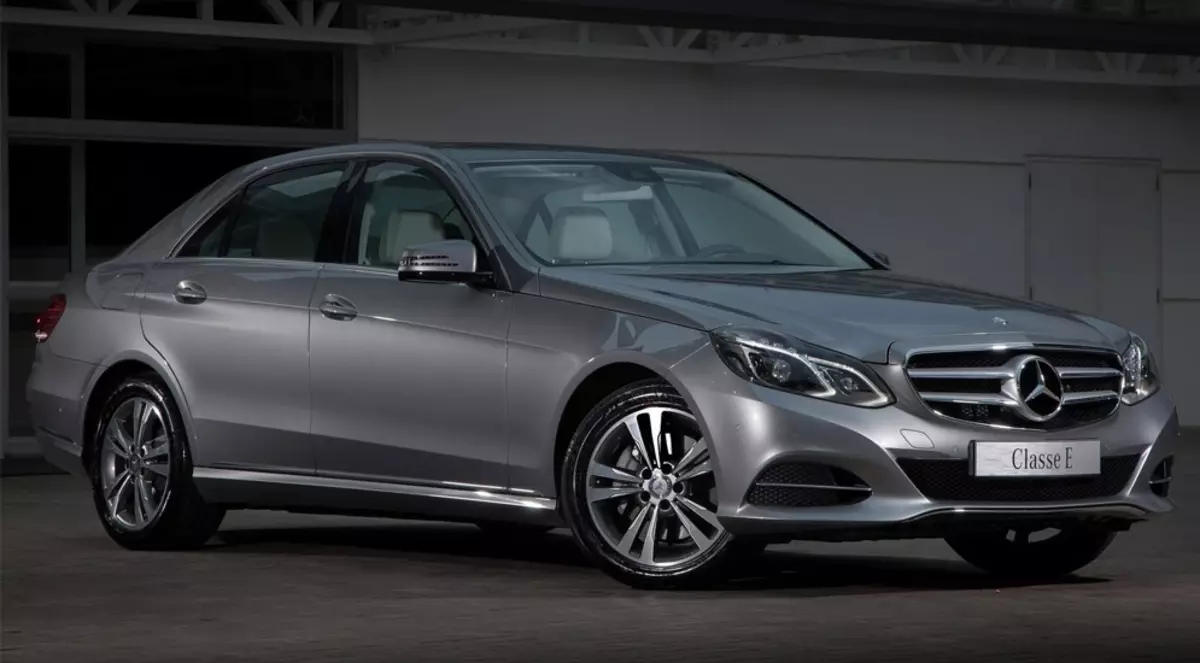 Le corps de la nouvelle classe E Mercedes a montré dans le style de Nu 41515_3