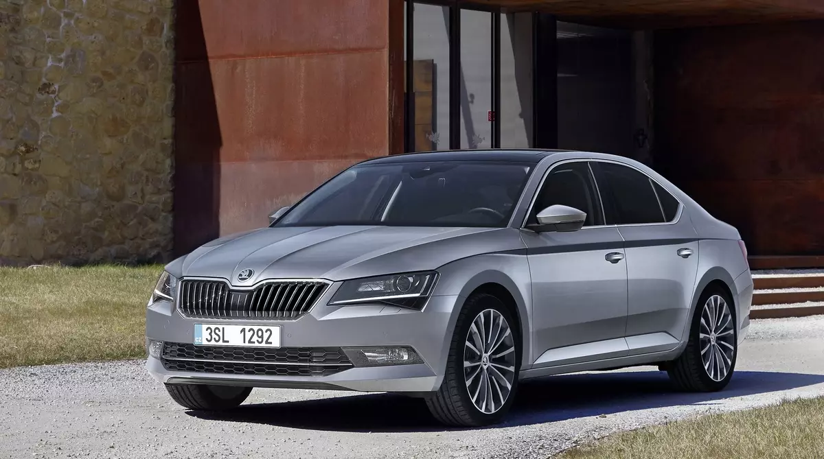 Il nuovo Skoda Superb sarà disponibile per ordinare in Russia dal 30 settembre 41544_1