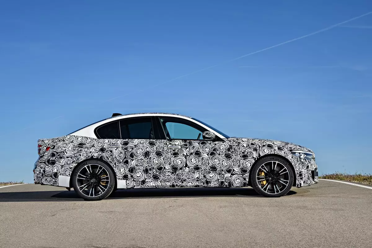 Санҷишҳои аввали прототипи BMW M5: Седан бераҳмона бо 