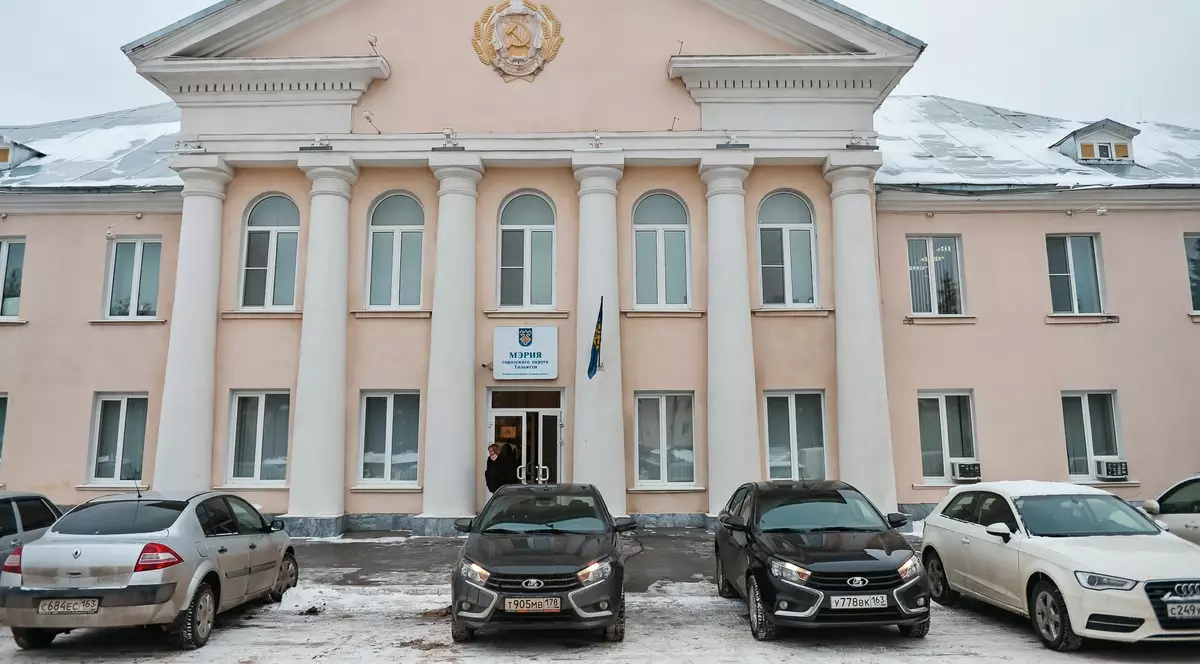 Tjenestemenn på Lada Vesta: Togliatti Mayor fortalte om sin servicebil 41777_3