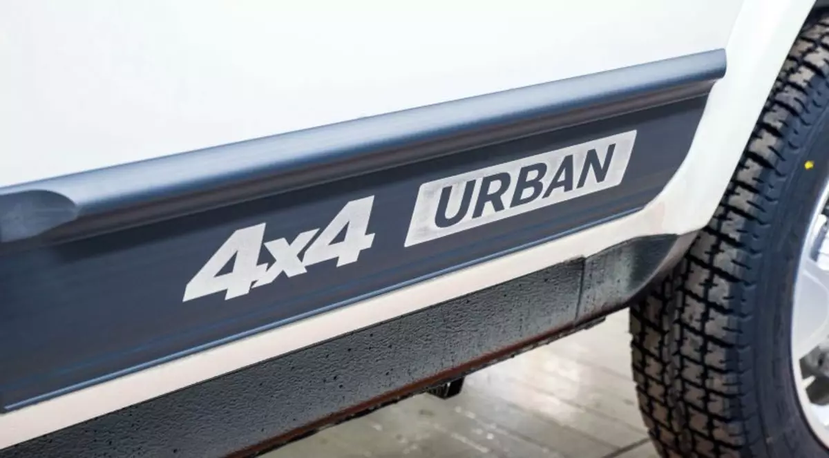 АўтаВАЗ прадставіў пятідверного Lada 4x4 Urban. Вядомая афіцыйная цана 41789_3