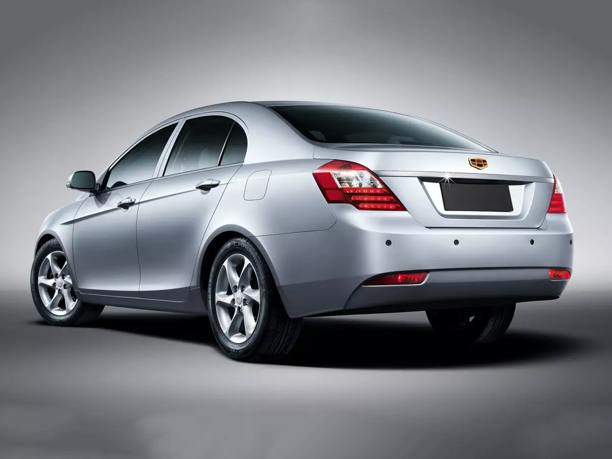 I-Ekhrand-Geely-Ec7-Geely-2-1350x2400.jpg