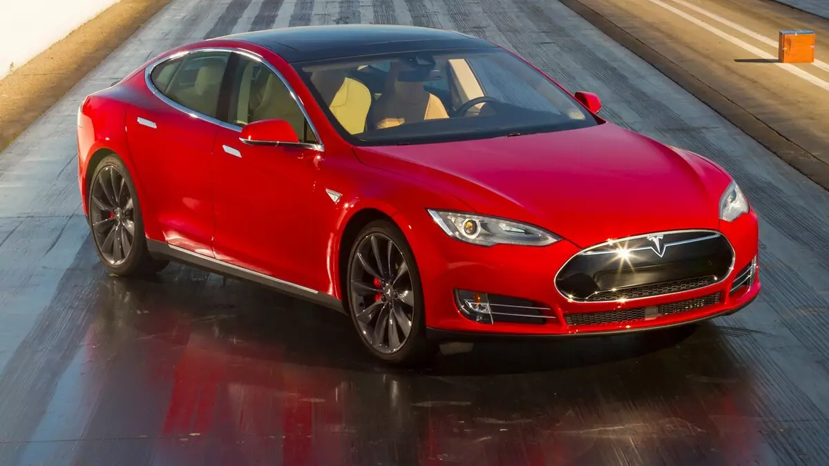 Nella foto: Tesla Model S