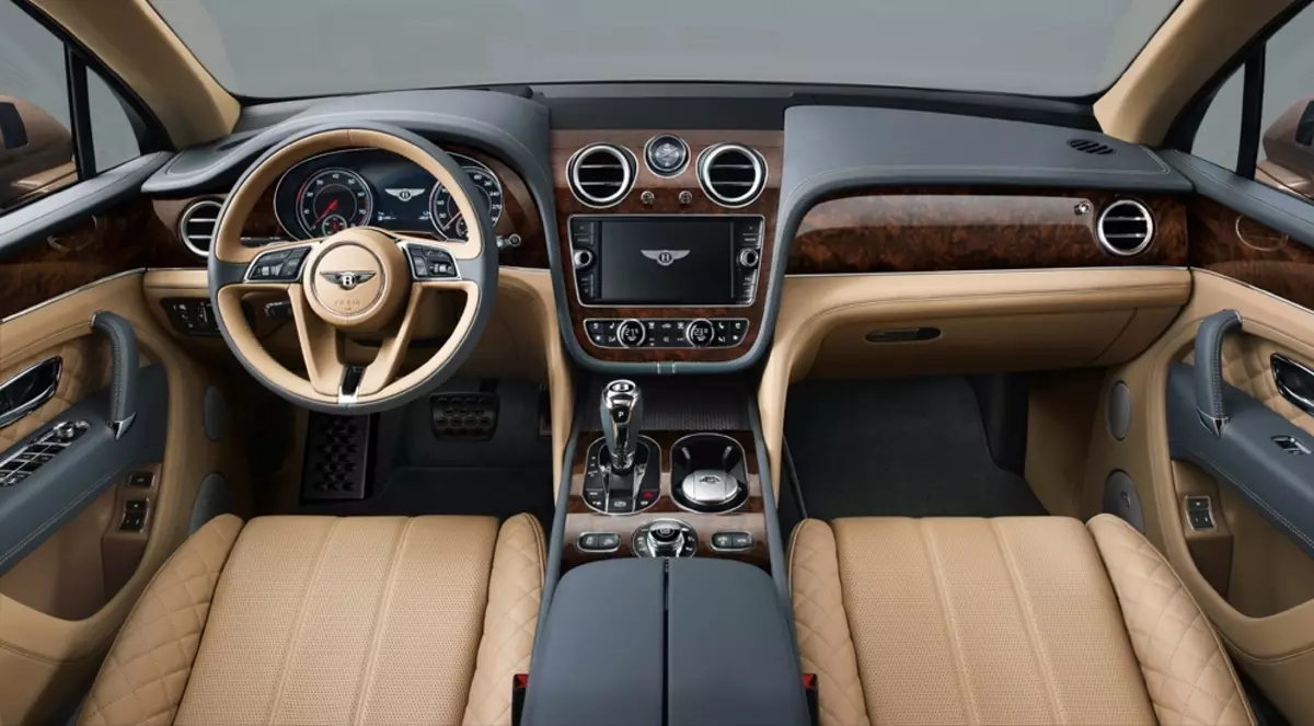 Bentley Bentayga luksuzni crossovers predati prvim kupcima. 42239_3