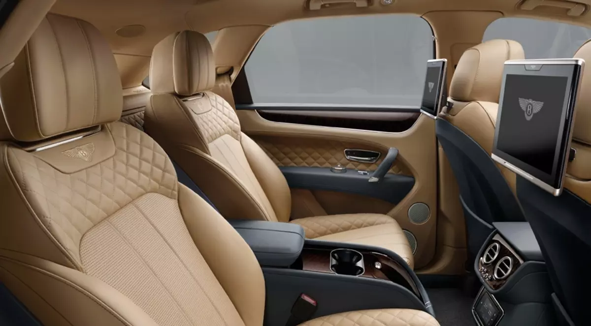Bentley Bentayga Luxury Crossover đã bàn giao cho khách hàng đầu tiên. 42239_5