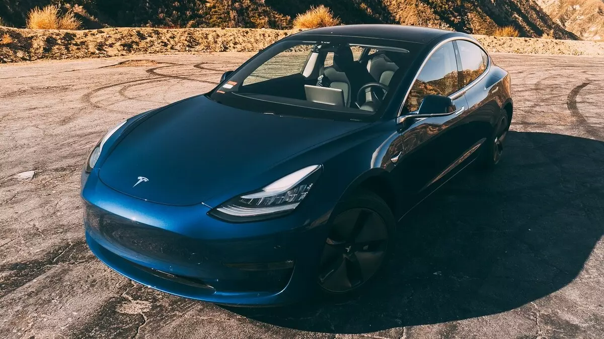 Scam de Ekrano: Test Drive Tesla Model 3 en Usono 42403_8